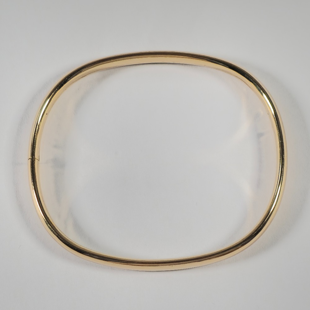 Pre-owned 9ct Gold Square Shaped Bangle - Own4Less
